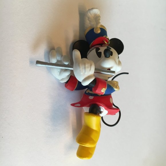 Hallmark | Holiday | Minnie Plays The Flute Mickeys Holiday Parade ...